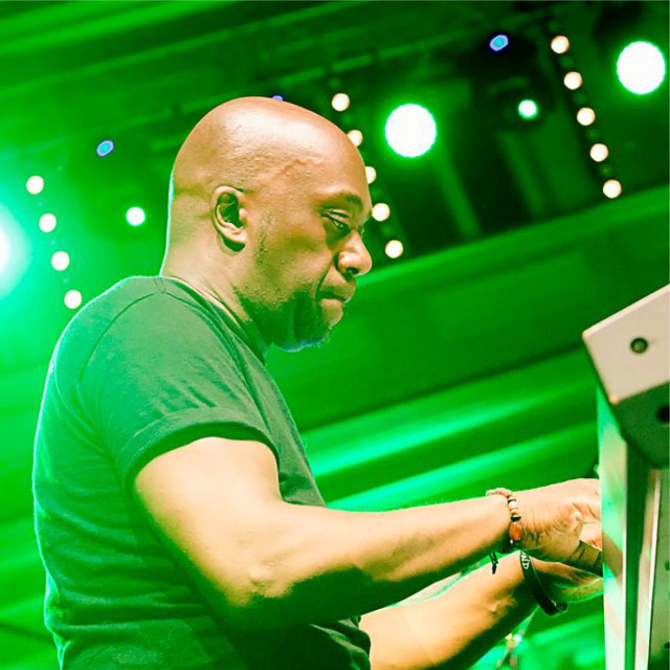 Howard Francis – Musician